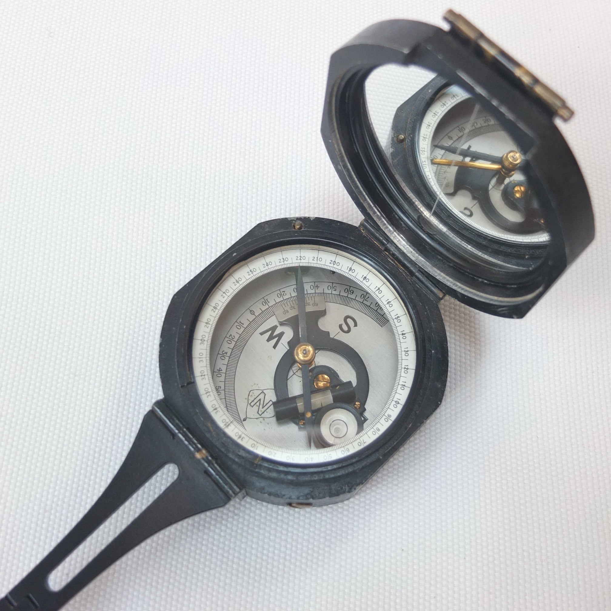 Herga & Co Brunton Pocket Transit Compass c.1928 – Compass Library