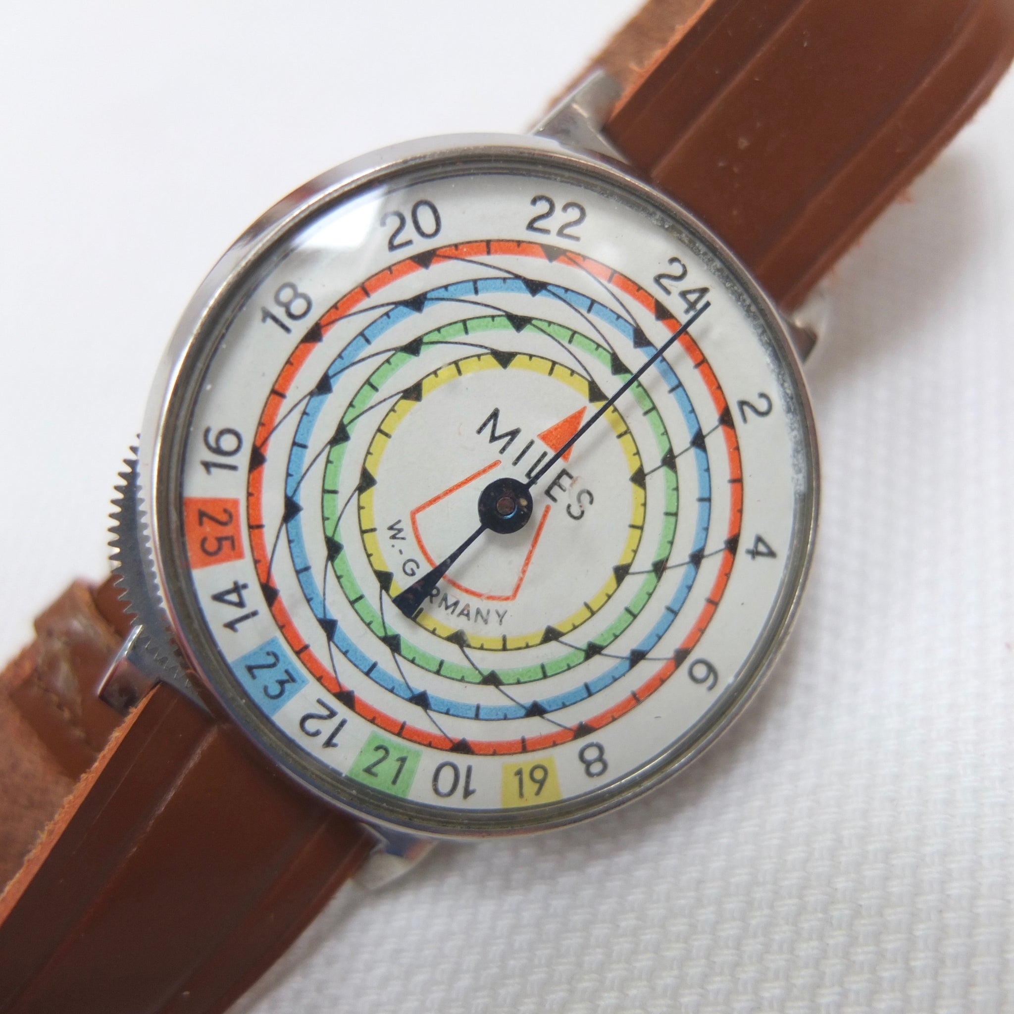 Vintage West German Ankle Pedometer c.1960 – Compass Library