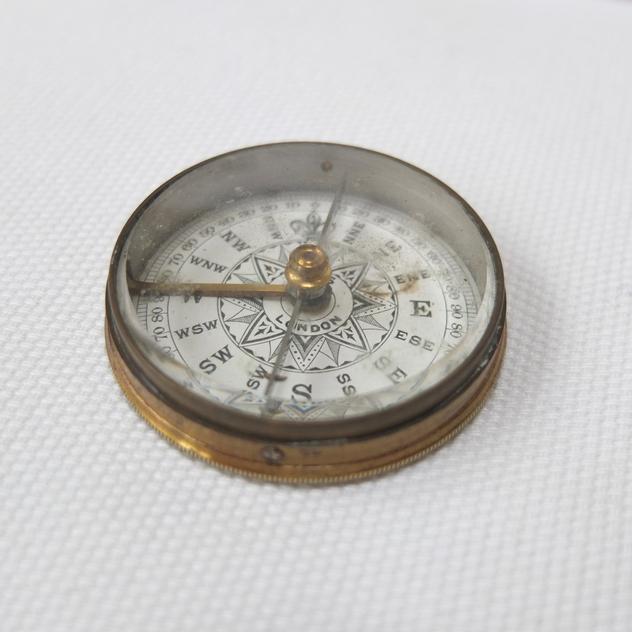 Ross & Co. Brass Box Pocket Compass – Compass Library