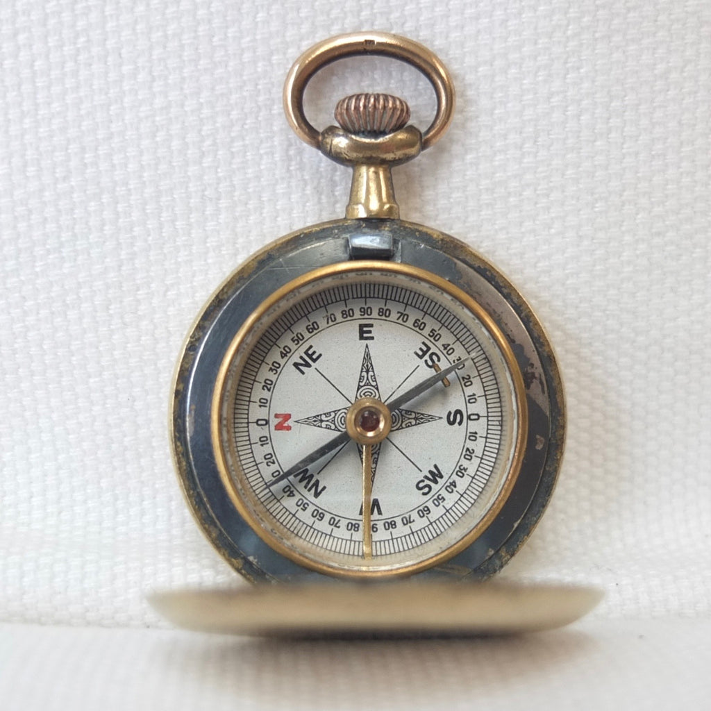 Francis Barker 'Shallow Hunter' Pocket Compass c.1890 – Compass Library