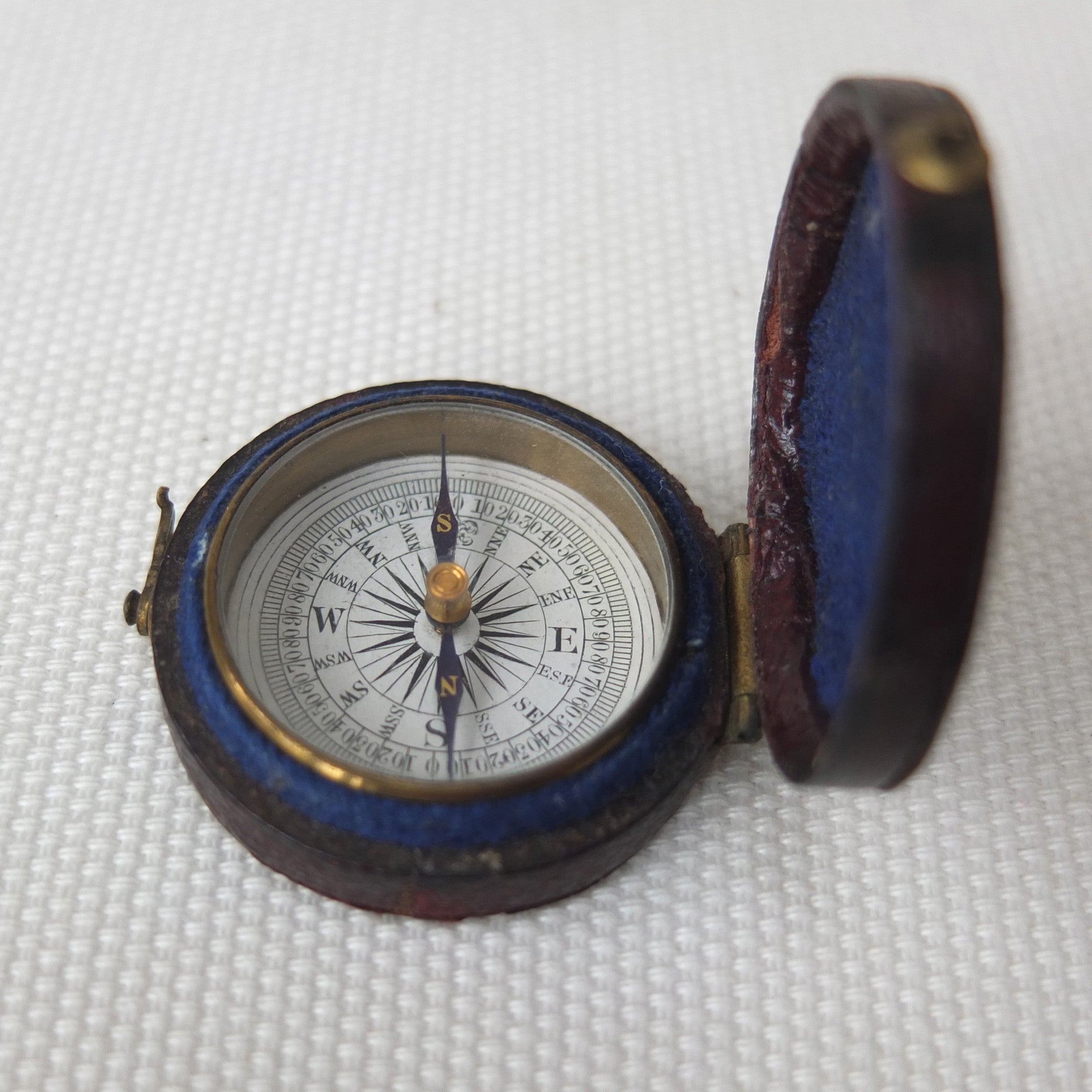 Victorian Pocket Compass with Morocco Leather Case 1860 – Compass Library