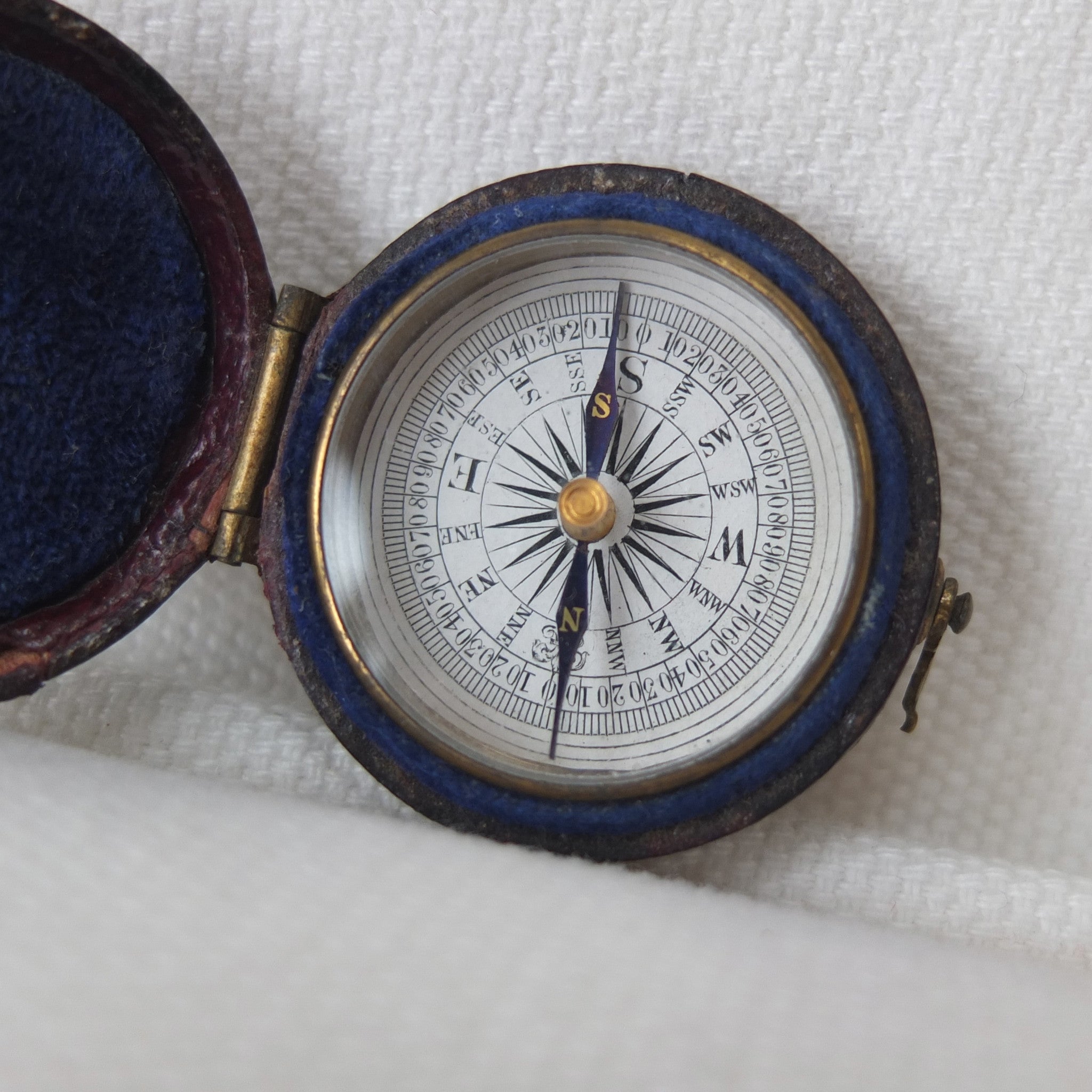 Victorian Pocket Compass with Morocco Leather Case 1860 – Compass Library