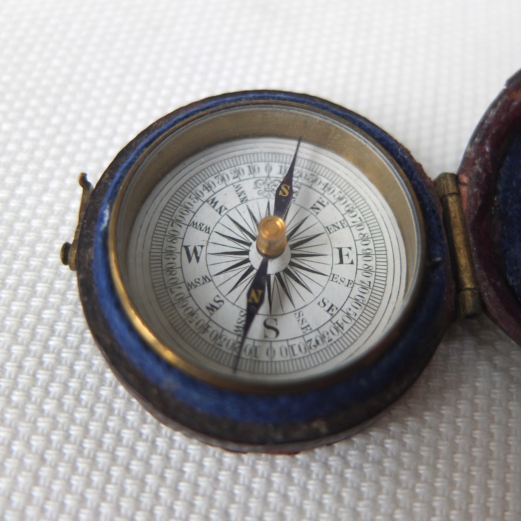 Victorian Pocket Compass with Morocco Leather Case 1860 – Compass Library