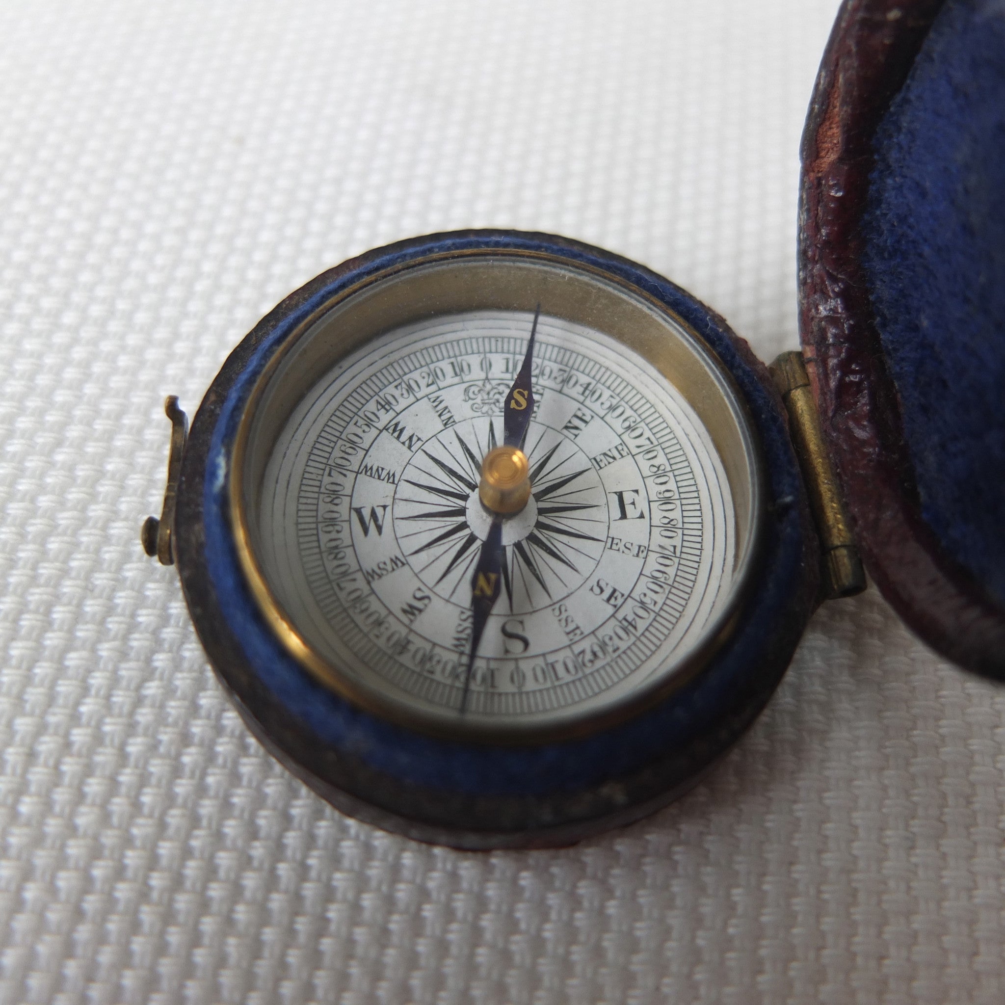 Victorian Pocket Compass with Morocco Leather Case 1860 – Compass Library